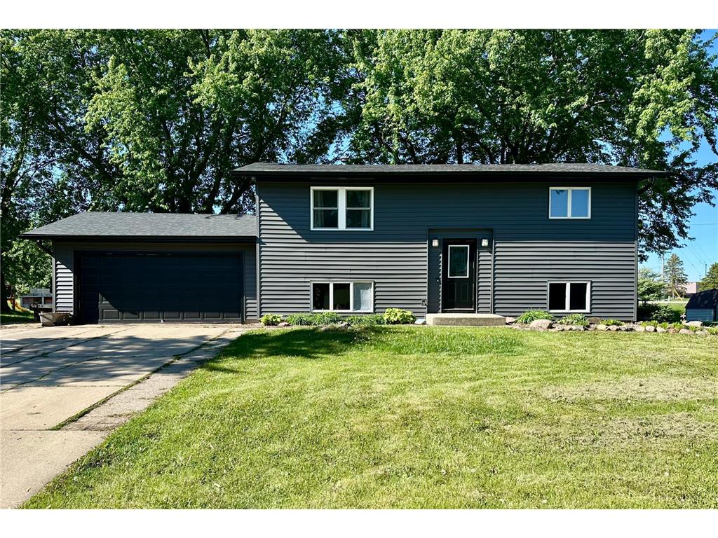 505 Meadow Lark Lane, Dodge Center, MN, 55927 | MLS: 6727641 | Edina Realty