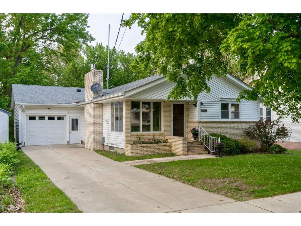 505 Oak Avenue SW, Montgomery, MN, 56069 | MLS: 6493532 | Edina Realty