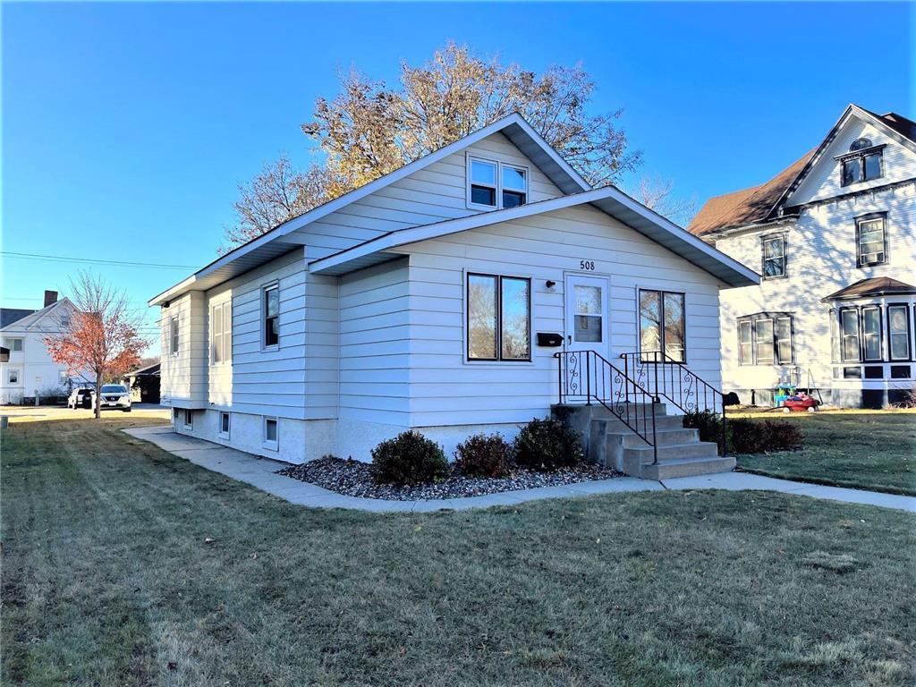 508 Pine Street S, Sauk Centre, MN, 56378 | MLS: 6631327 | Edina Realty