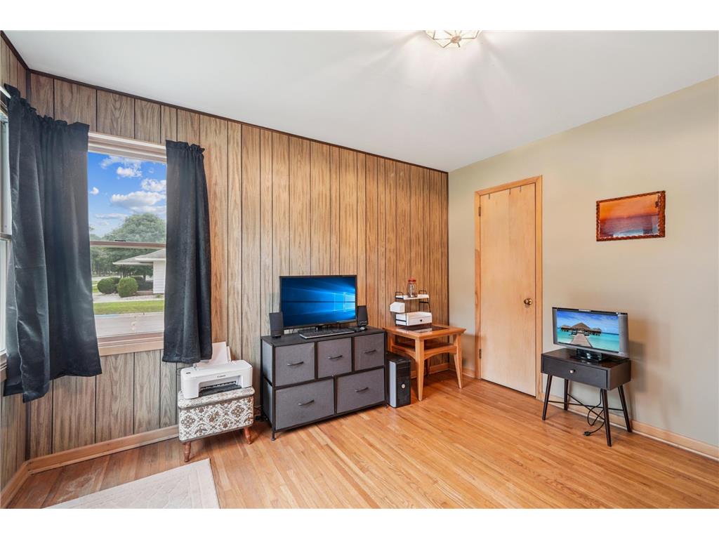 509 Park Street S, Fairfax, MN, 55332 | MLS: 6751912 | Edina Realty