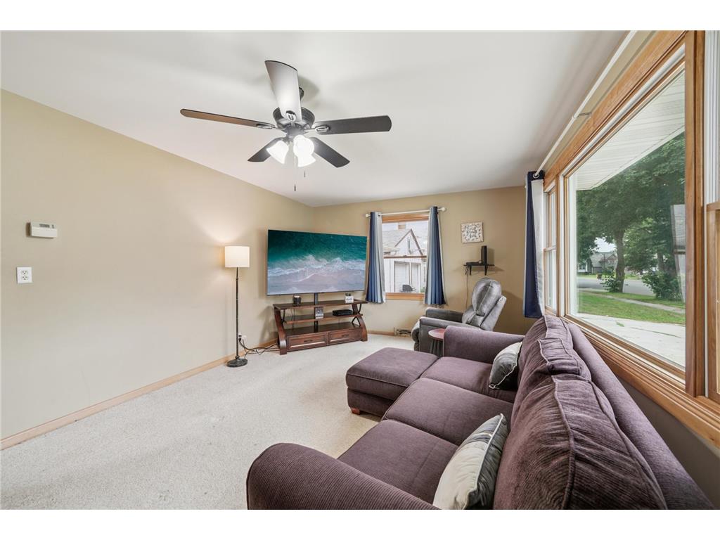 509 Park Street S, Fairfax, MN, 55332 | MLS: 6751912 | Edina Realty