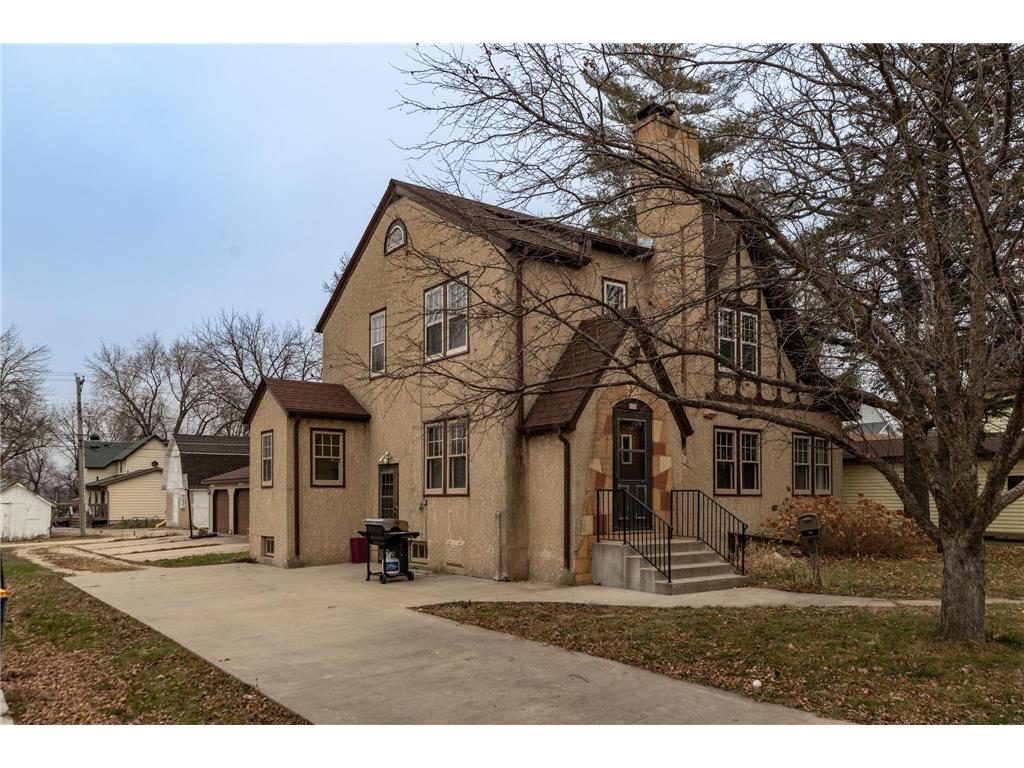 510 4th Street, Kenyon, MN, 55946 | MLS: 6628055 | Edina Realty