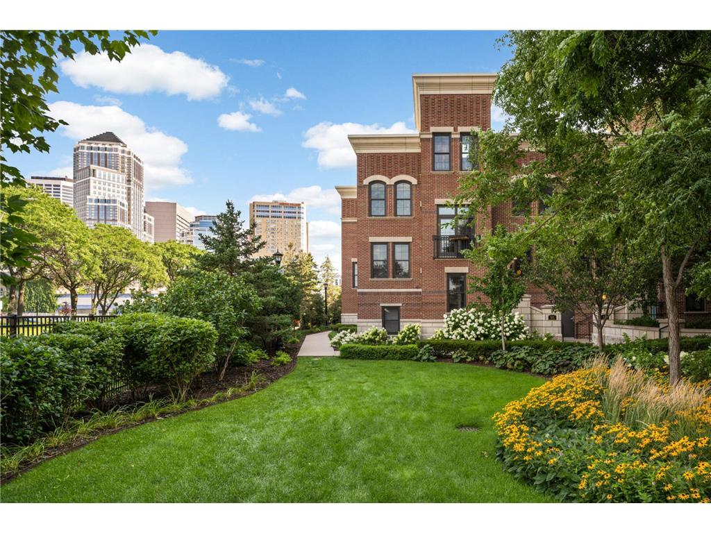 511 S 10th Street, Minneapolis, MN, 55404 | MLS: 6582775 | Edina Realty