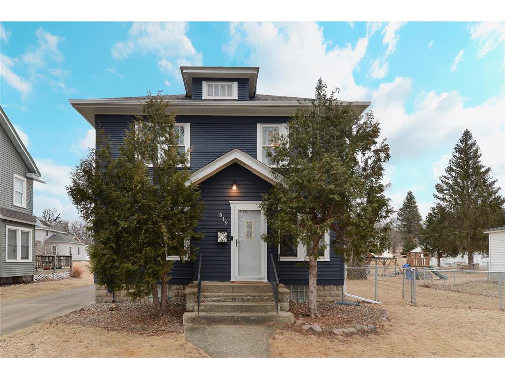 519 S Walnut Avenue, Owatonna, MN, 55060 | MLS: 6657632 | Edina Realty