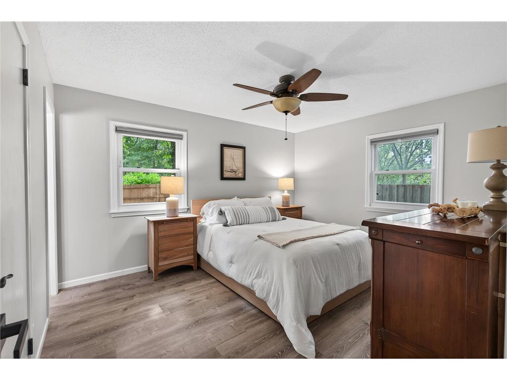 521 Timberland Drive, Burnsville, MN, 55337 | MLS: 6798324 | Edina Realty