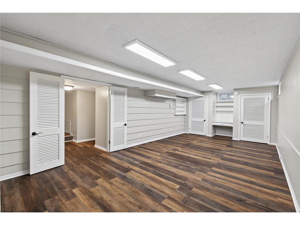 521 Timberland Drive, Burnsville, MN, 55337 | MLS: 6798324 | Edina Realty