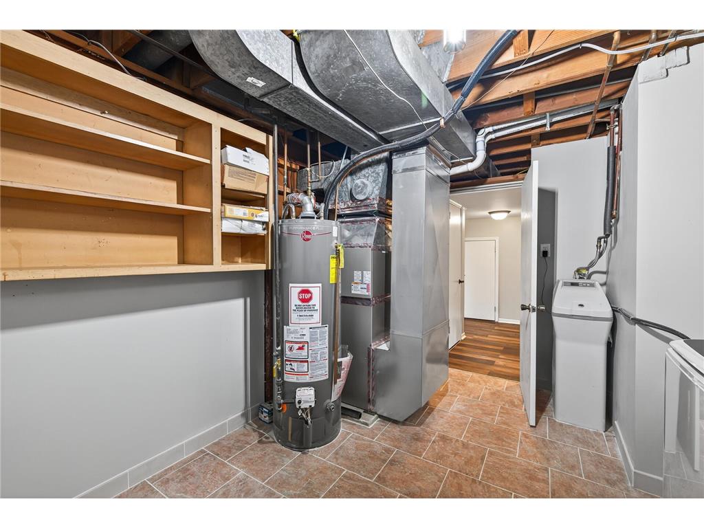 521 Timberland Drive, Burnsville, MN, 55337 | MLS: 6798324 | Edina Realty