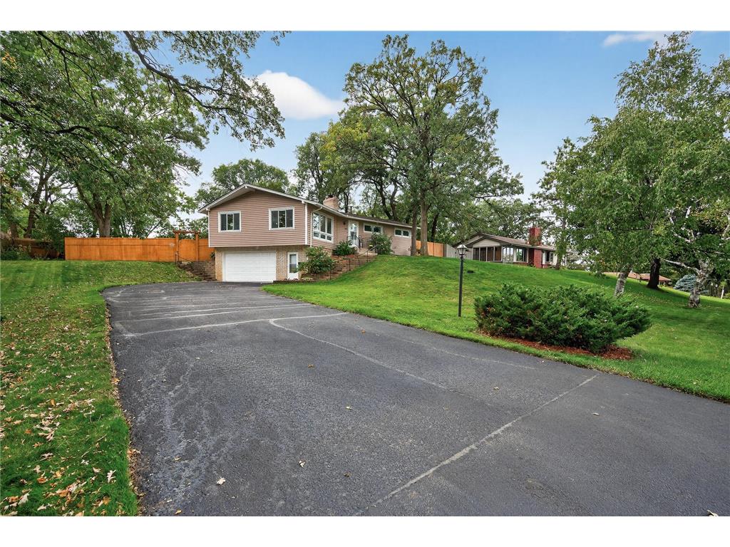 521 Timberland Drive, Burnsville, MN, 55337 | MLS: 6798324 | Edina Realty