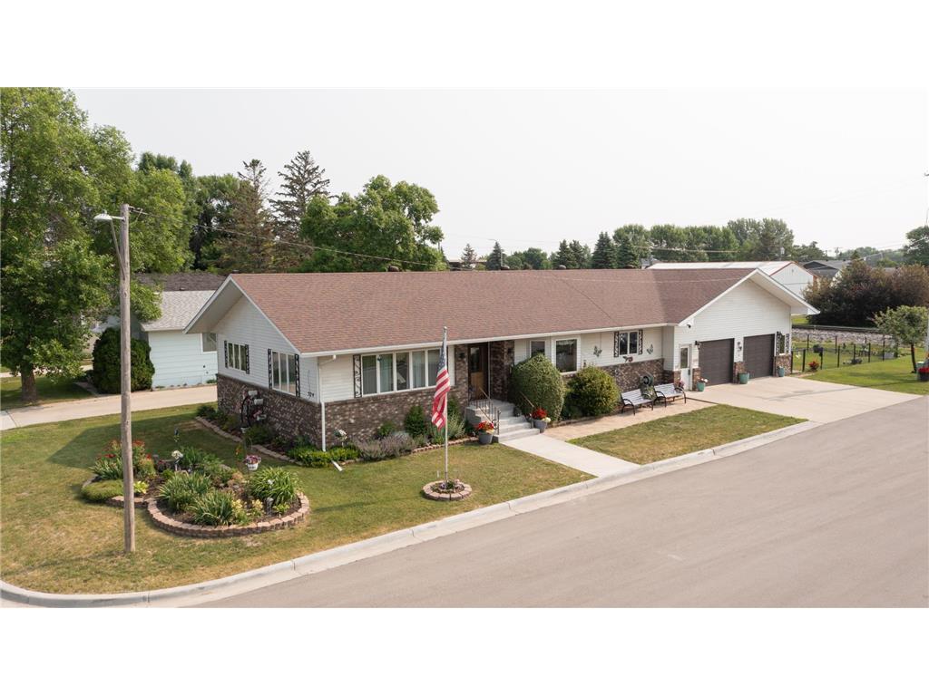 524 S Railway Street, Mahnomen, MN, 56557 | MLS: 6386935 | Edina Realty