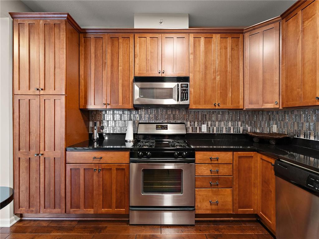 5250 Grandview Square #2406, Edina, MN, 55436 | MLS: 6750652 | Edina Realty