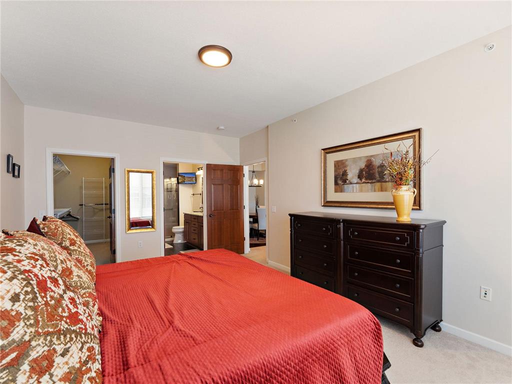 5250 Grandview Square #2406, Edina, MN, 55436 | MLS: 6750652 | Edina Realty