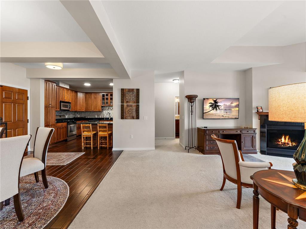 5250 Grandview Square #2406, Edina, MN, 55436 | MLS: 6750652 | Edina Realty