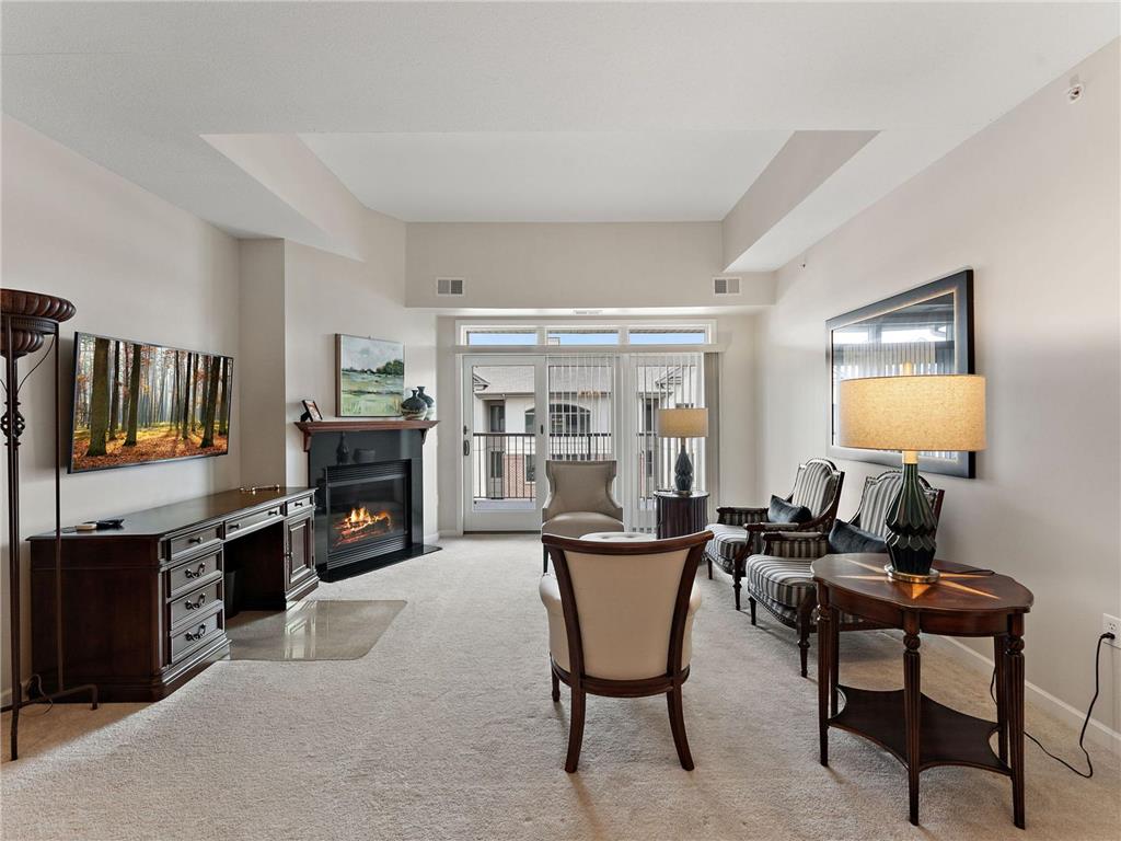 5250 Grandview Square #2406, Edina, MN, 55436 | MLS: 6750652 | Edina Realty