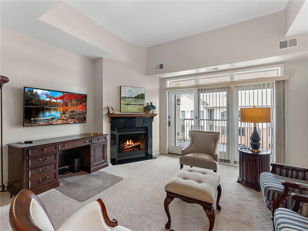 5250 Grandview Square #2406, Edina, MN, 55436 | MLS: 6750652 | Edina Realty