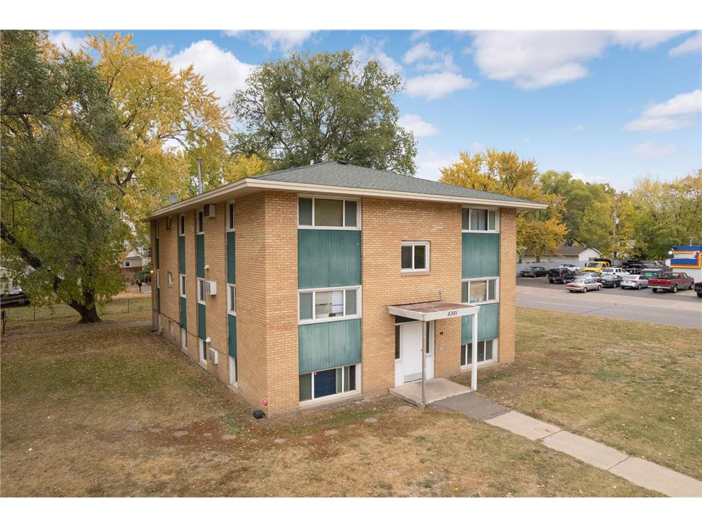 5301 Dupont Avenue N, Brooklyn Center, MN, 55430 | MLS: 6495794 | Edina ...