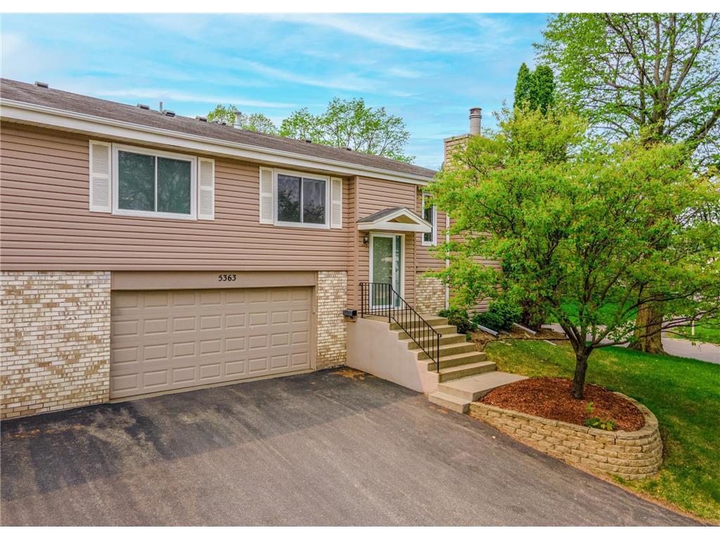 5363 Beachside Drive, Minnetonka, MN, 55343 | MLS: 6367643 | Edina Realty