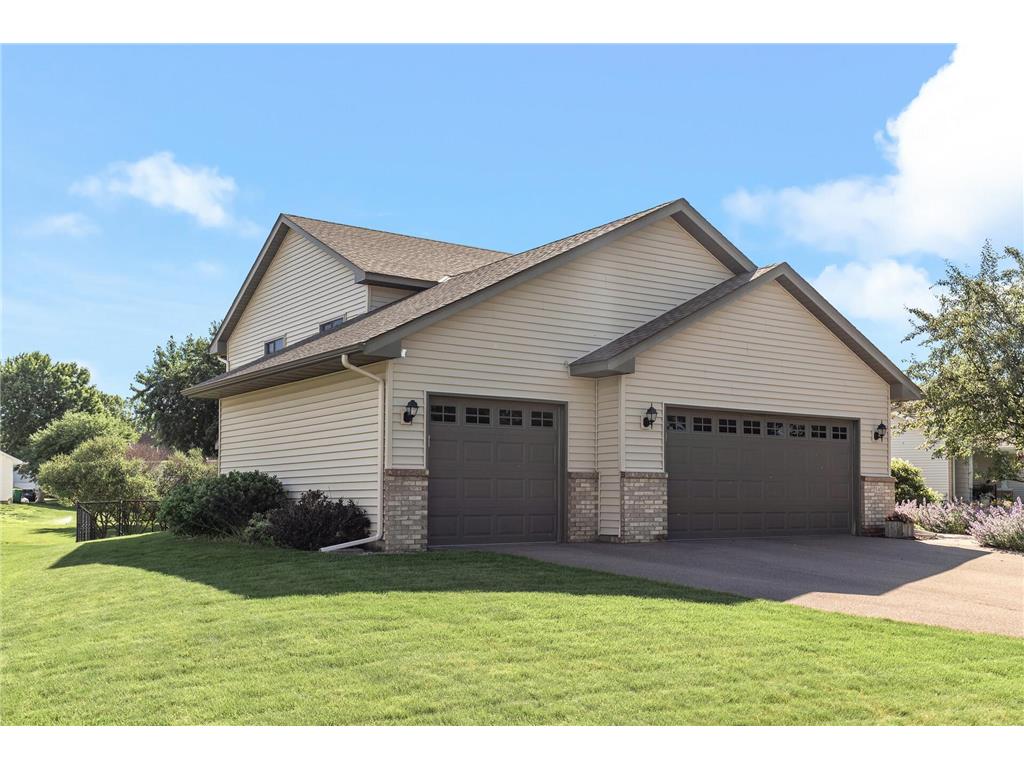 5400 Kings Circle N, Brooklyn Park, MN, 55443 | MLS: 6559896 | Edina Realty