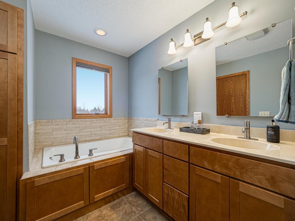 5400 Teakwood Lane N, Plymouth, MN, 55442 | MLS: 7003604 | Edina Realty