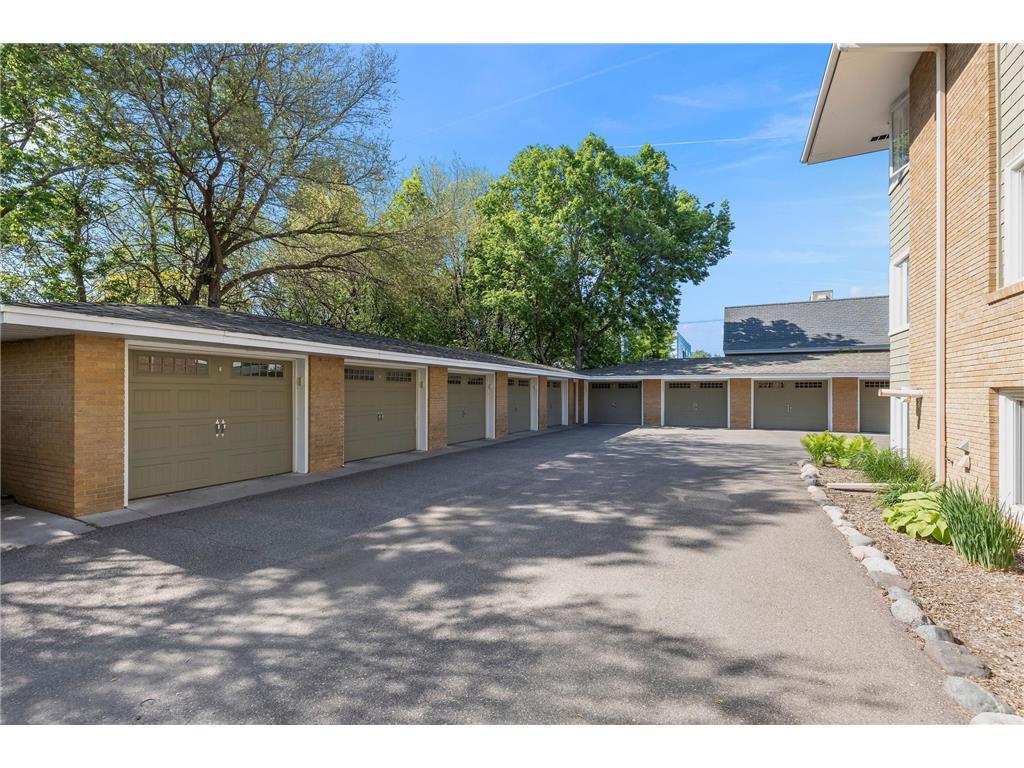 5412 France Avenue S #102, Edina, MN, 55410 | MLS: 6466617 | Edina Realty