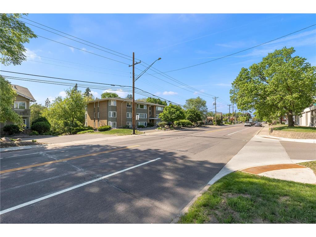 5412 France Avenue S #102, Edina, MN, 55410 | MLS: 6466617 | Edina Realty