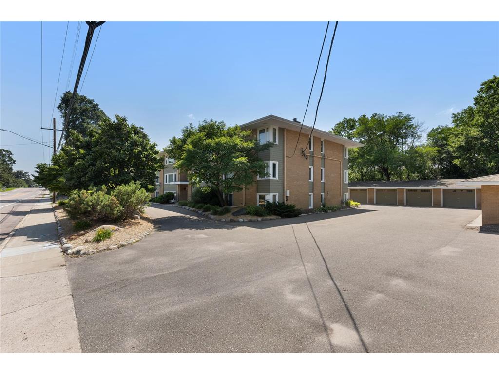 5412 France Avenue S #102, Edina, MN, 55410 | MLS: 6569504 | Edina Realty