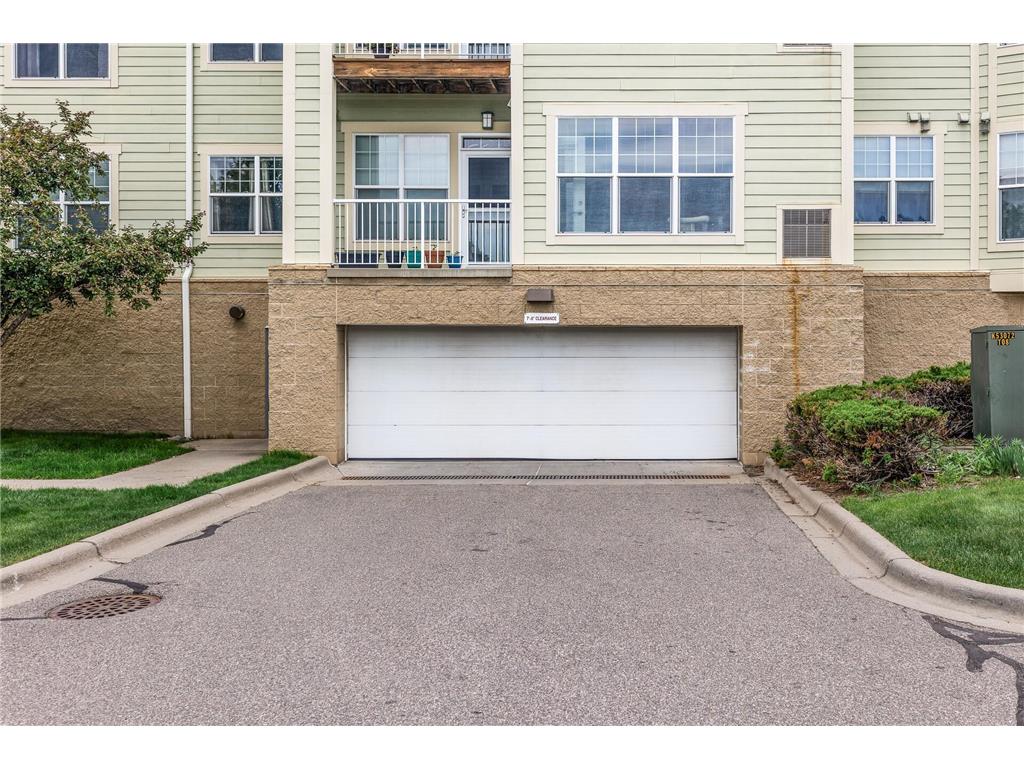 5445 Boone Avenue N #216, New Hope, MN, 55428 | MLS: 6725473 | Edina Realty