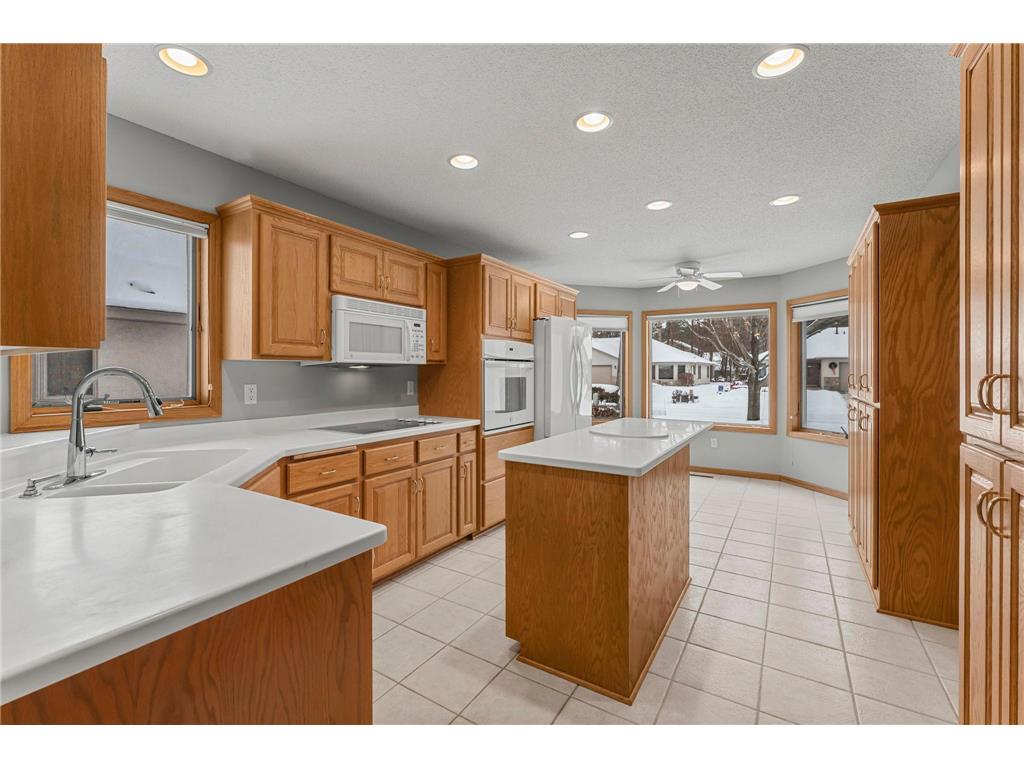 547 Woodside Court, Shakopee, MN, 55379 | MLS: 6826058 | Edina Realty