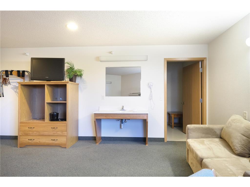 550 Commerce Drive, Le Center, MN, 56057 | MLS: 6621310 | Edina Realty