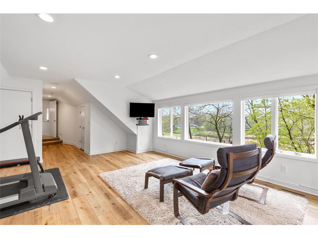 550 Hillside Drive, Wayzata, MN, 55391 | MLS: 6506753 | Edina Realty