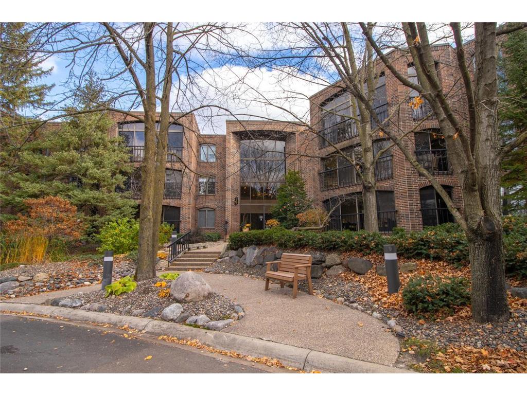 5501 Dewey Hill Road #135, Edina, MN, 55439 | MLS: 6443702 | Edina Realty