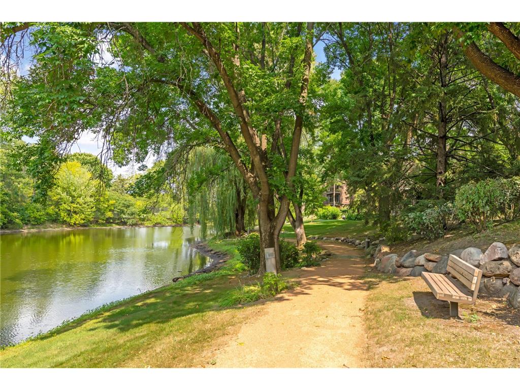 5501 Dewey Hill Road #239, Edina, MN, 55439 | MLS: 6576016 | Edina Realty