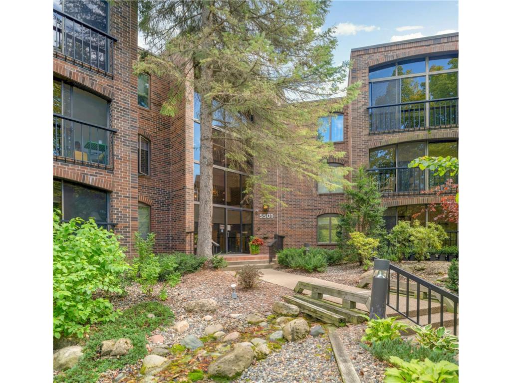 5501 Dewey Hill Road #239, Edina, MN, 55439 | MLS: 6576016 | Edina Realty