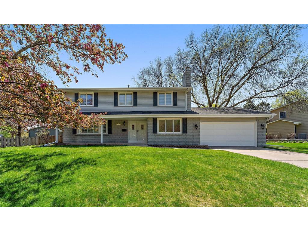 5509 Hillside Court, Edina, MN, 55439 | MLS: 6695949 | Edina Realty