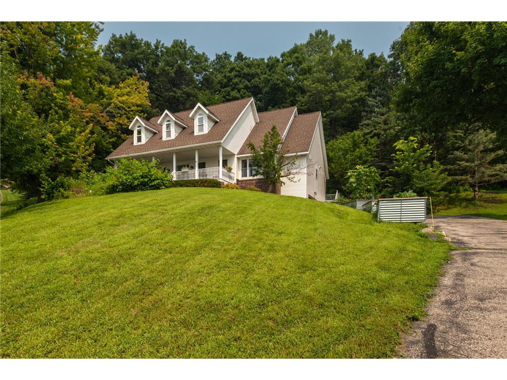 551 Bluff Drive, La Crescent, MN, 55947 | MLS: 6758441 | Edina Realty