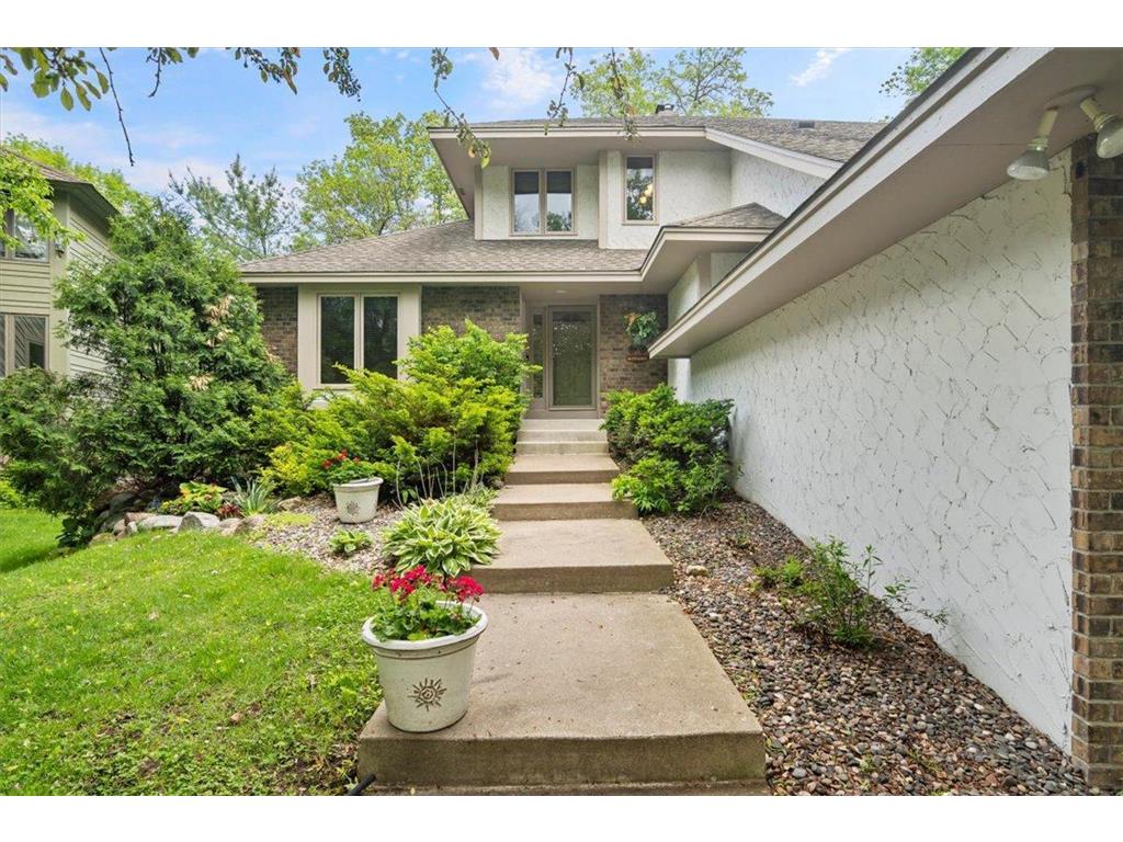 5550 Pineview Lane N, Plymouth, MN, 55442 | MLS: 6540072 | Edina Realty