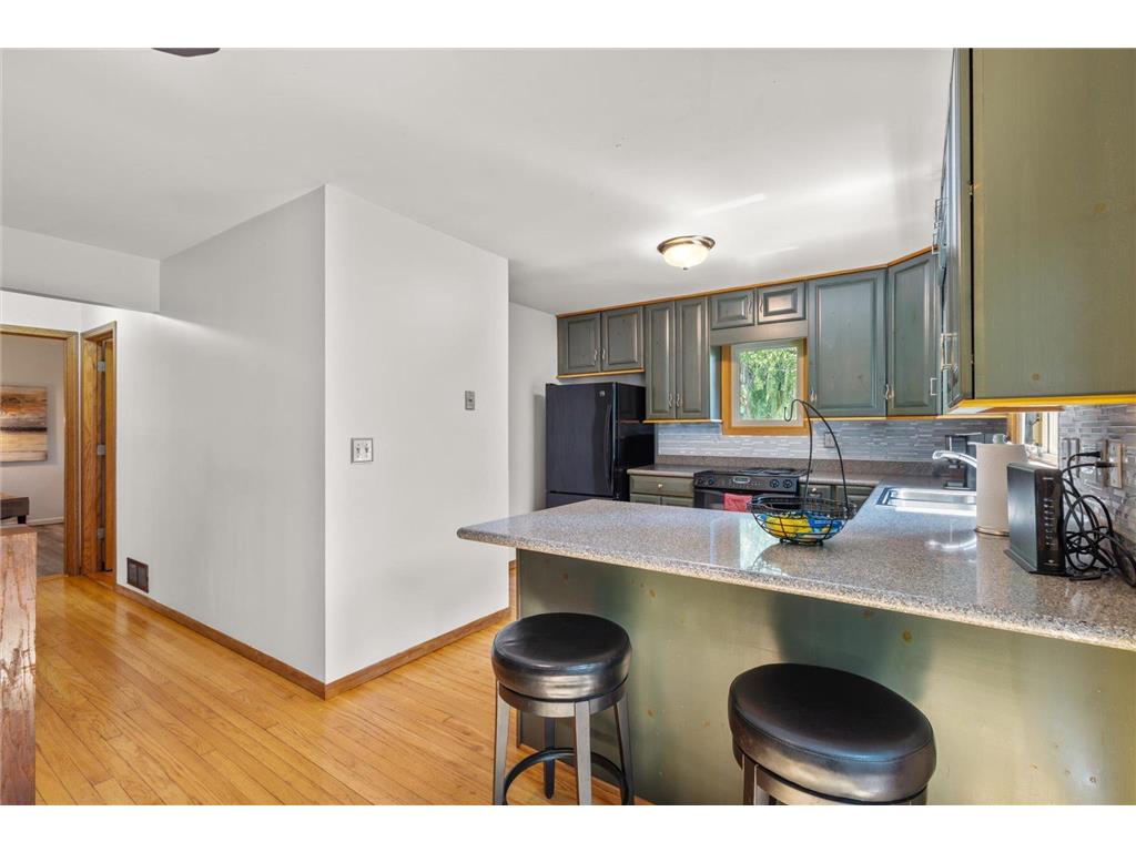 5554 Knoll Drive, Shoreview, MN, 55126 | MLS: 6767067 | Edina Realty