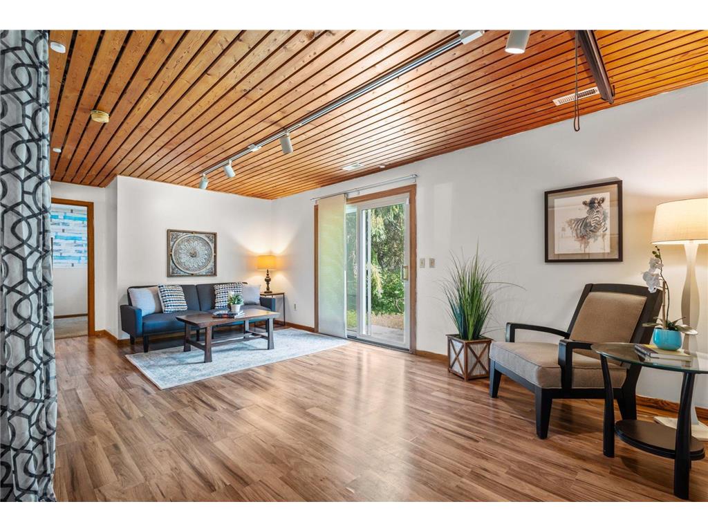 5554 Knoll Drive, Shoreview, MN, 55126 | MLS: 6767067 | Edina Realty