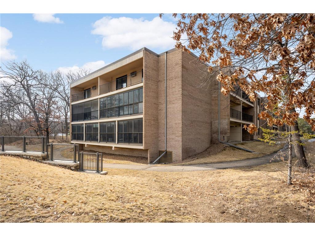 5607 Green Circle Drive #223, Minnetonka, MN, 55343 | MLS: 6670586 ...