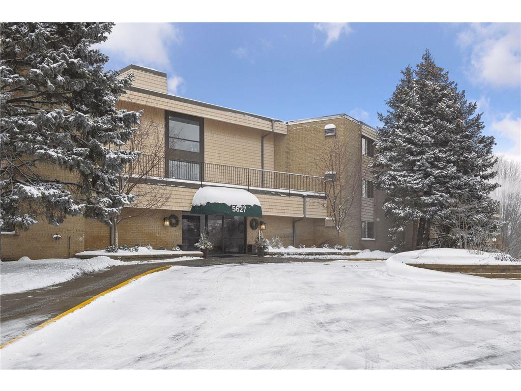 5627 Green Circle Drive #201, Minnetonka, MN, 55343 | MLS: 6335522 ...