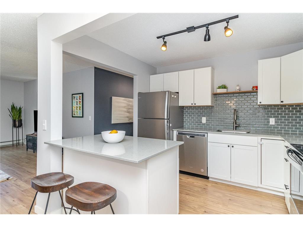 5627 Green Circle Drive #319, Minnetonka, MN, 55343 | MLS: 6406594 ...