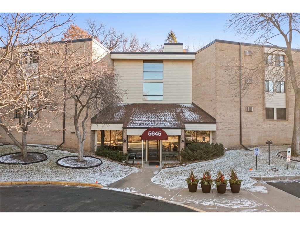 5645 Green Circle Drive #209, Minnetonka, MN, 55343 | MLS: 6491896 ...