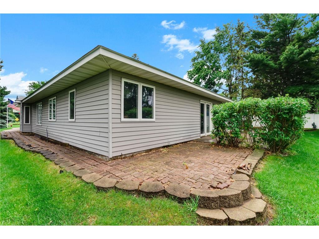 5645 Wisconsin Avenue N, New Hope, MN, 55428 | MLS: 6736721 | Edina Realty
