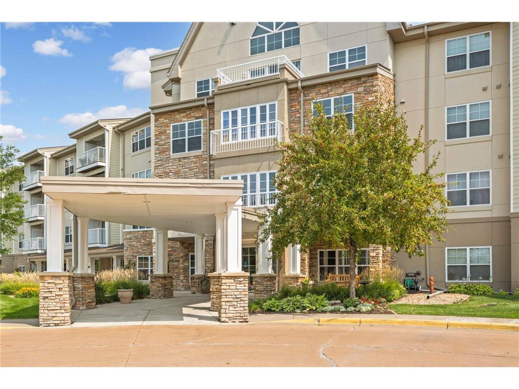 5650 Boone Avenue N #216, New Hope, MN, 55428 | MLS: 6744838 | Edina Realty