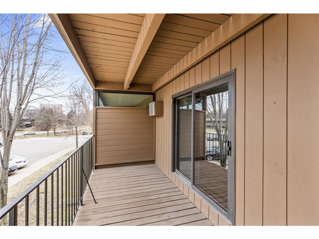 5697 Green Circle Drive #213, Minnetonka, MN, 55343 | MLS: 6678621 ...