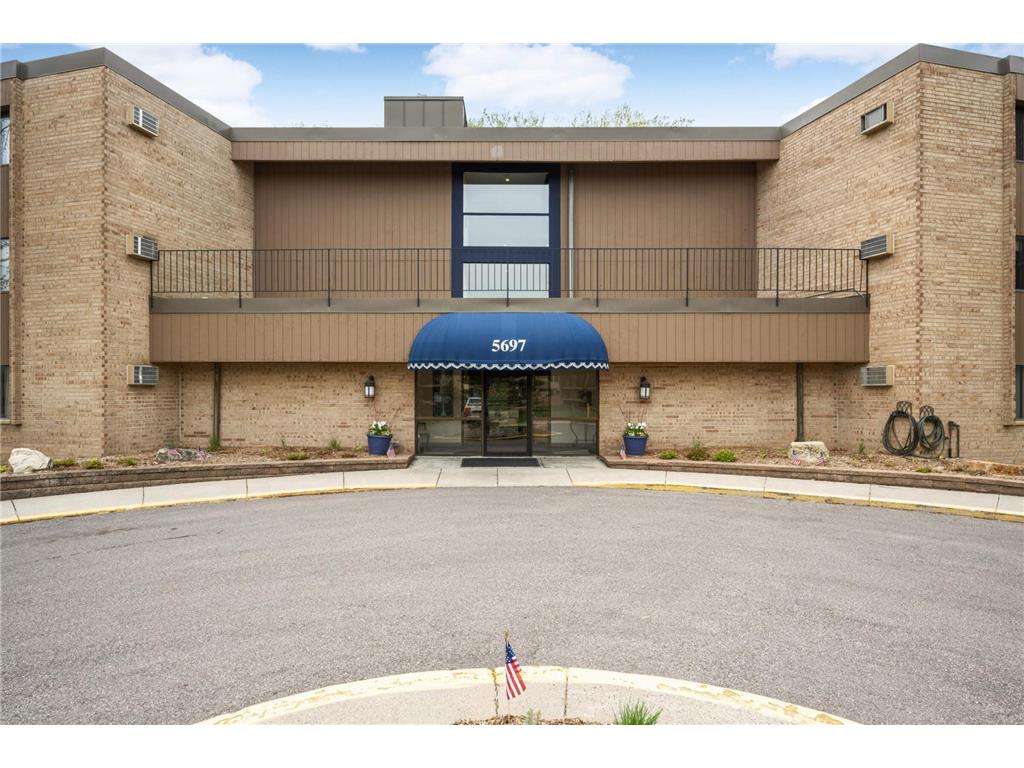 5697 Green Circle Drive #216, Minnetonka, MN, 55343 | MLS: 6367724 ...