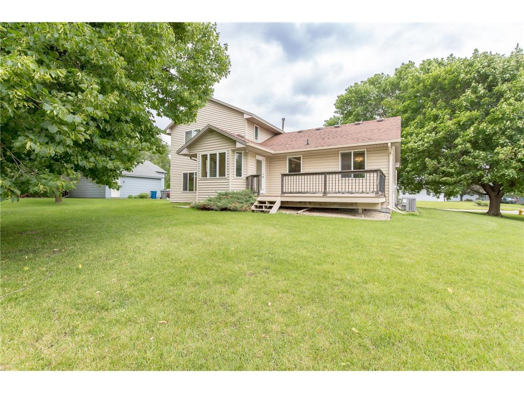 5705 Vinewood Lane N, Plymouth, MN, 55442 | MLS: 6556553 | Edina Realty