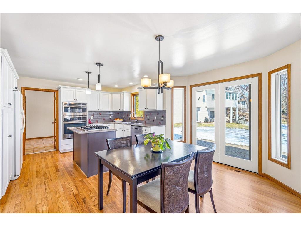 585 High Ridge Circle, Mendota Heights, MN, 55118 | MLS: 6784178 ...
