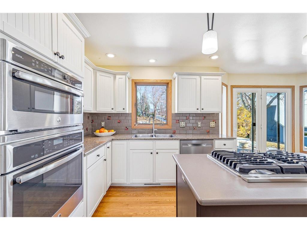 585 High Ridge Circle, Mendota Heights, MN, 55118 | MLS: 6784178 ...