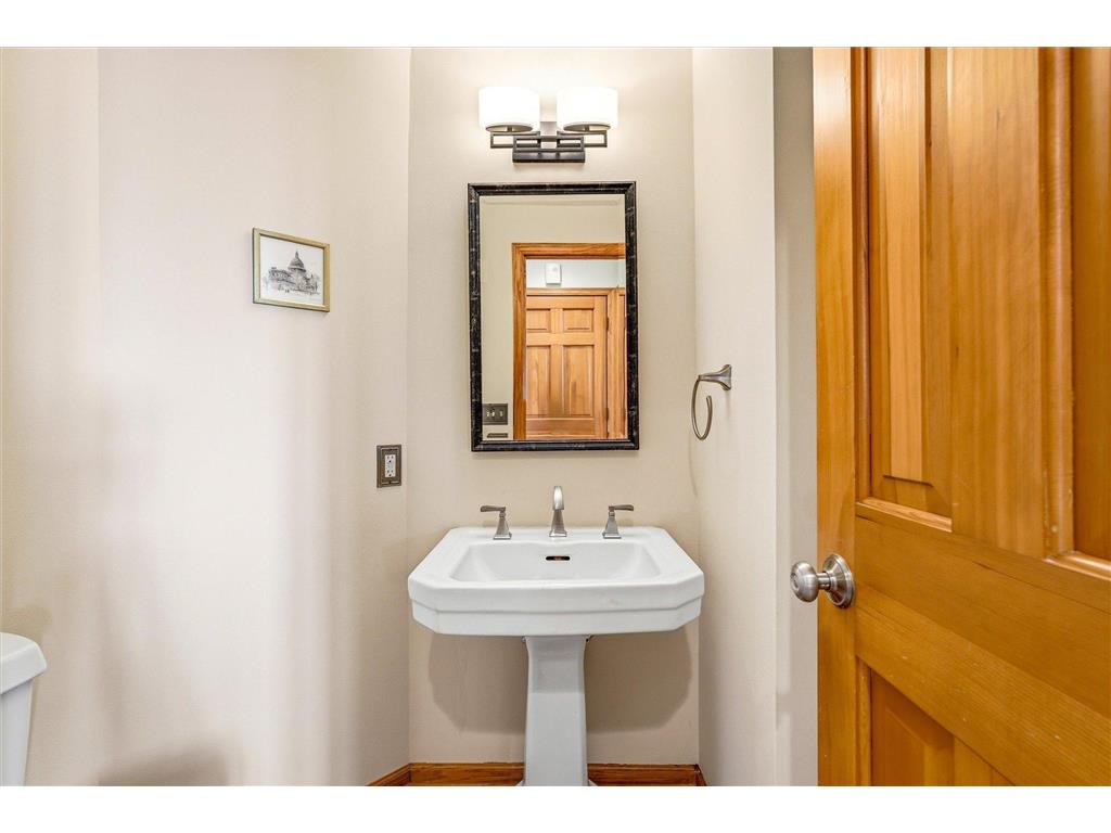 585 High Ridge Circle, Mendota Heights, MN, 55118 | MLS: 6784178 ...