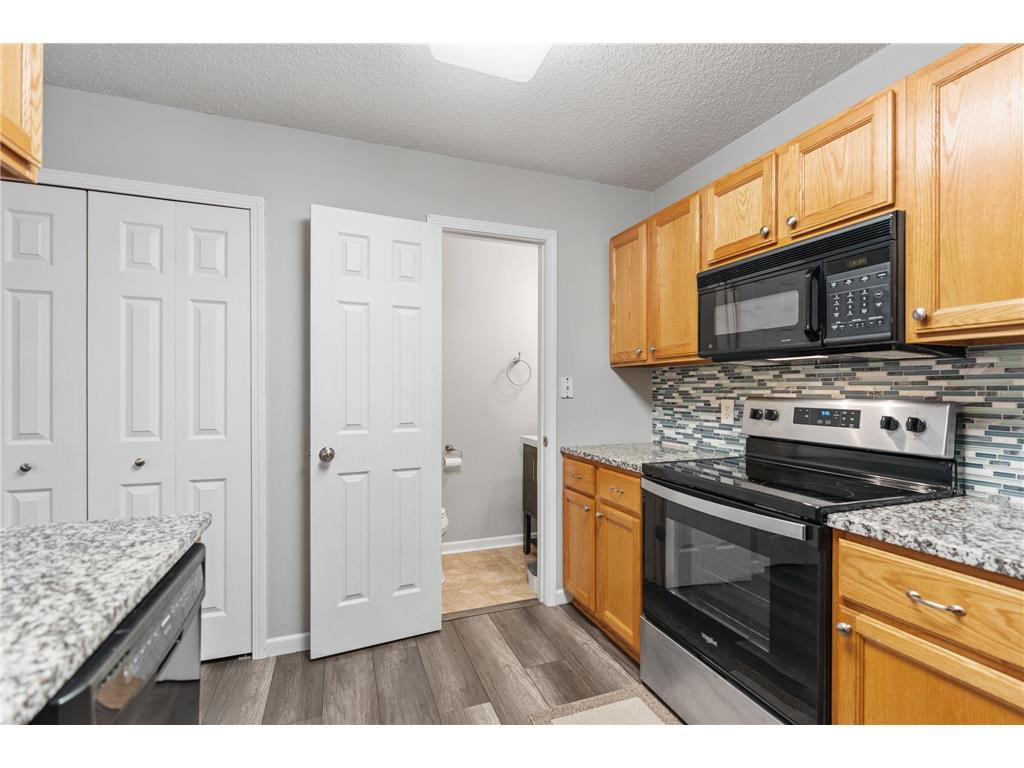 587 Mariner Way, Woodbury, MN, 55129 | MLS: 6814703 | Edina Realty